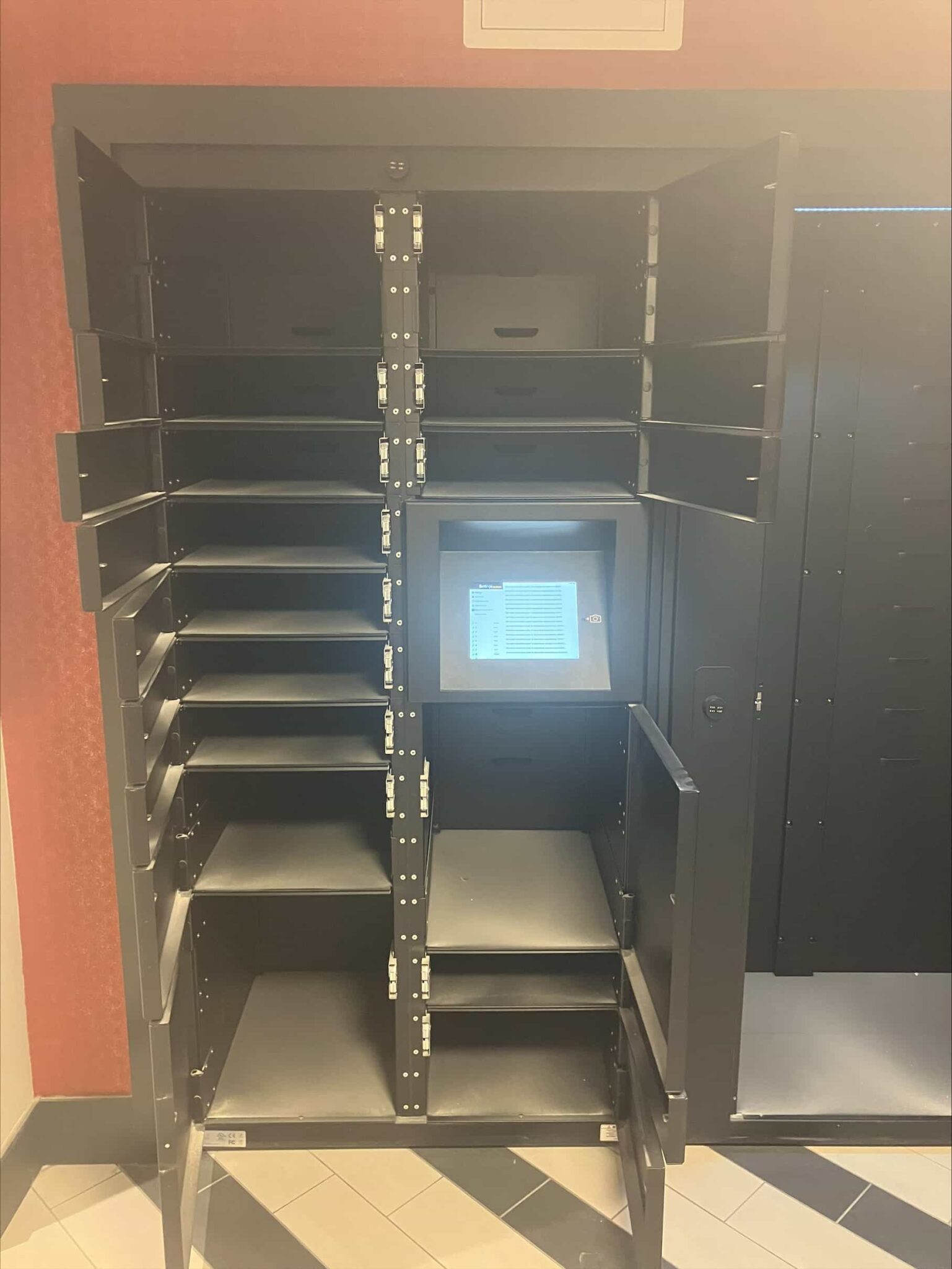 The Evolution of Package Delivery Lockers With Luxer One and GS Parcel